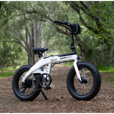 Jupiter Bike Defiant: Foldable, 40+ Mile Range E-Bike for Beach Life ...